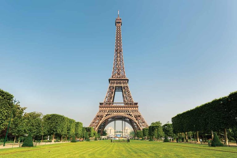 Eiffel Tower เล่าเรื่อง หอไอเฟล | ออกแบบ ตกแต่งภายใน by Bareo